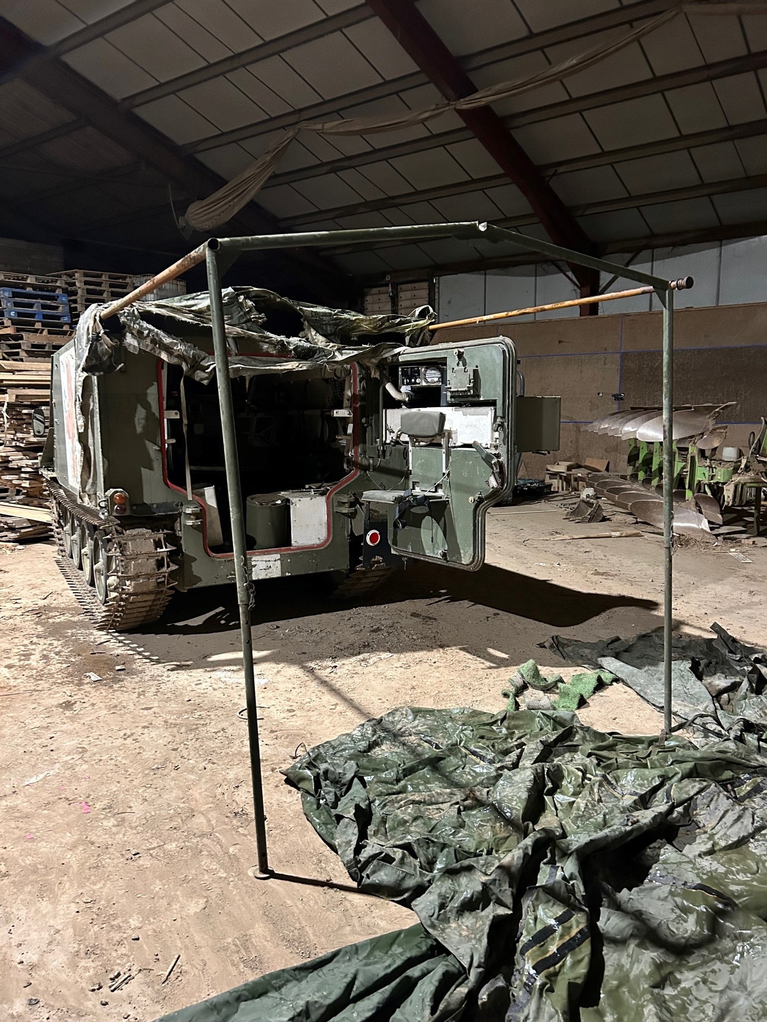 The Samaritan tank - quirky glamping